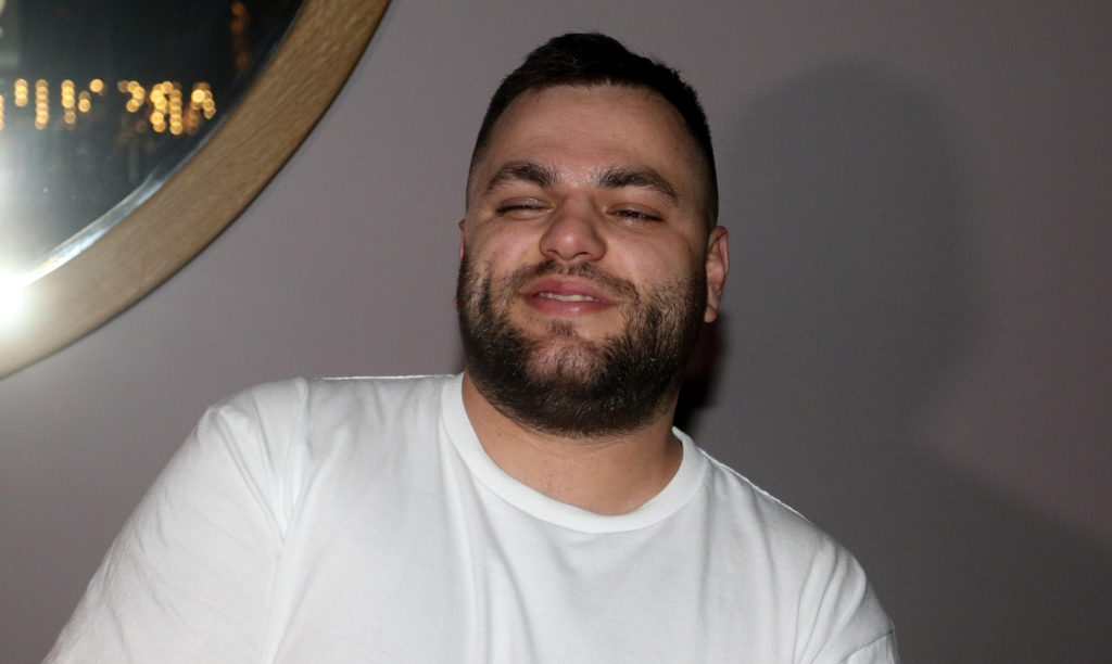 Pogledajte kako je Coby iznenadio beogradske maturante - Super Teen